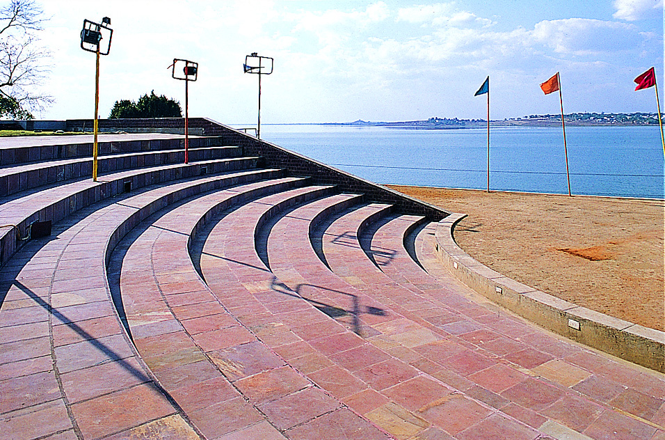 BHARAT BHAVAN - Charles Correa Foundation